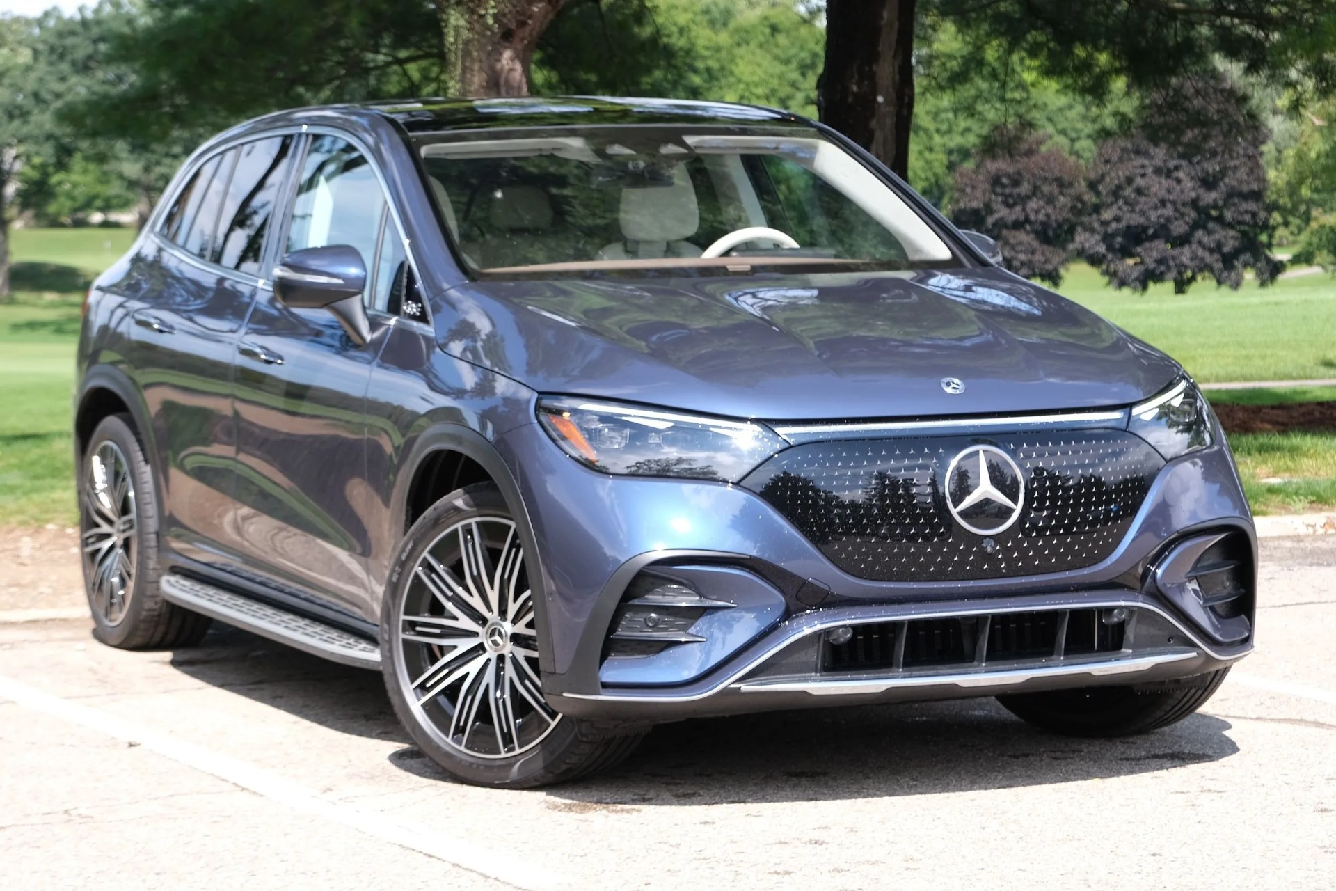 2023 Mercedes-Benz EQE Vs. EQE SUV: Sedan Versus Sport-Utility Vehicle ...