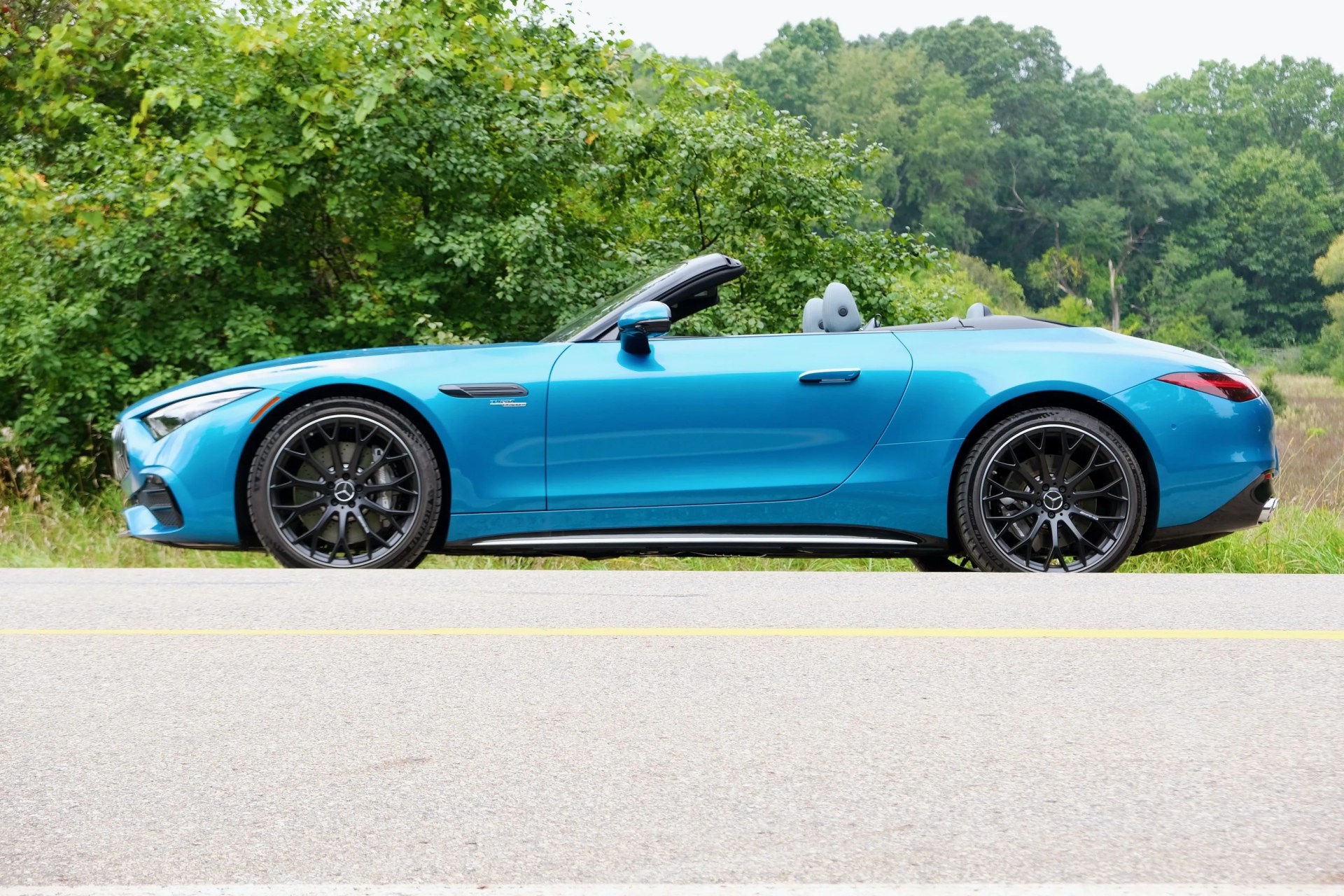 2023 Mercedes-AMG SL 43 Review: Looks Great, But Where's the V8? | Gear ...