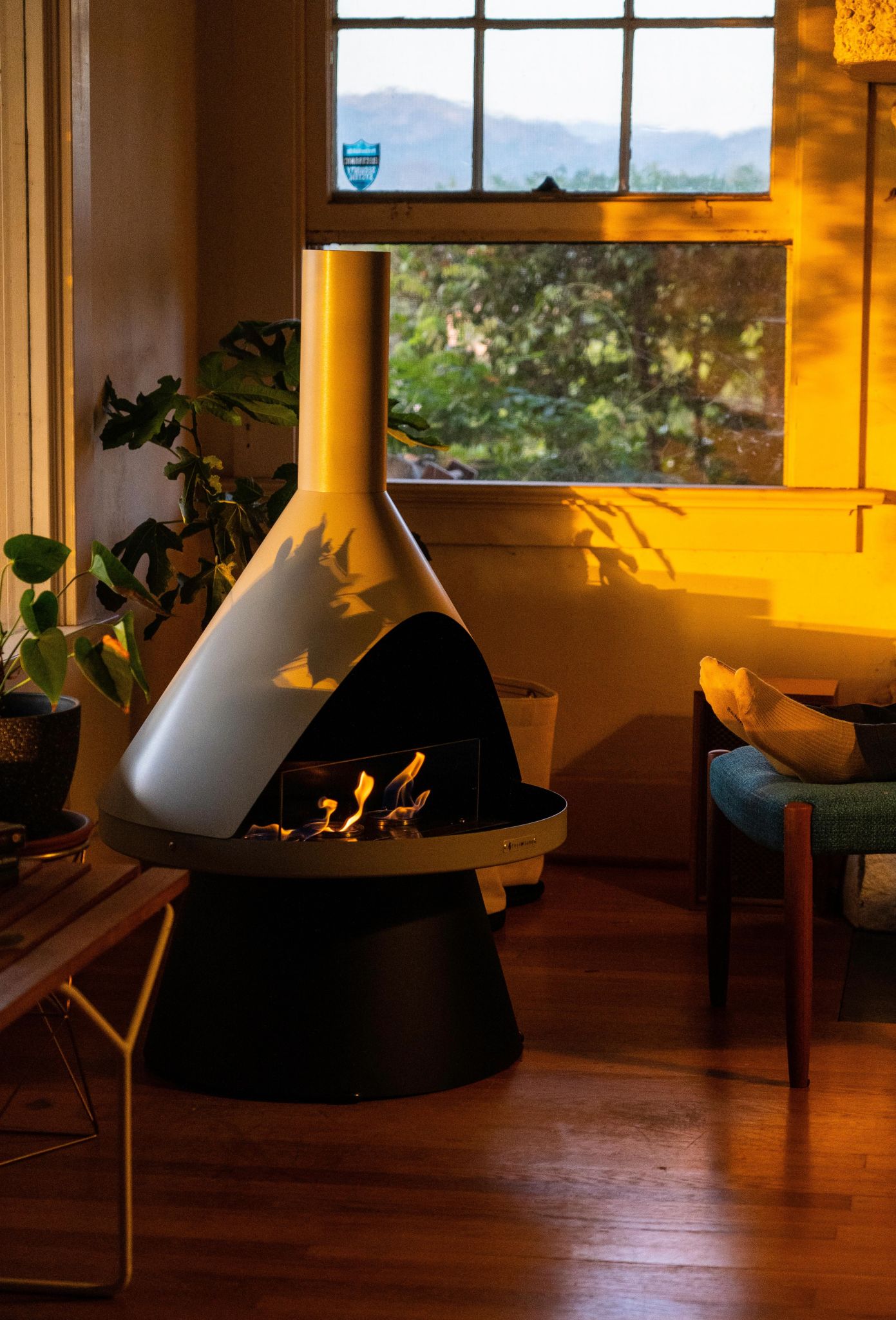 After Using This Smokeless Fireplace, I Don't See the Point of a Real One