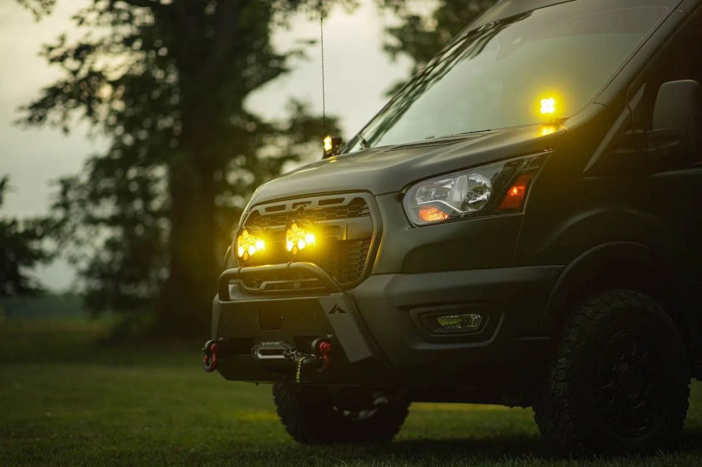 The Vandoit Moov Is the Ford Transit Trail's Ultimate Camper Van Form ...