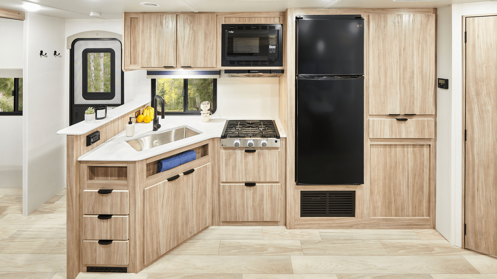 Winnebago's Super-Affordable, Feature-Packed Camping Trailer Has ...