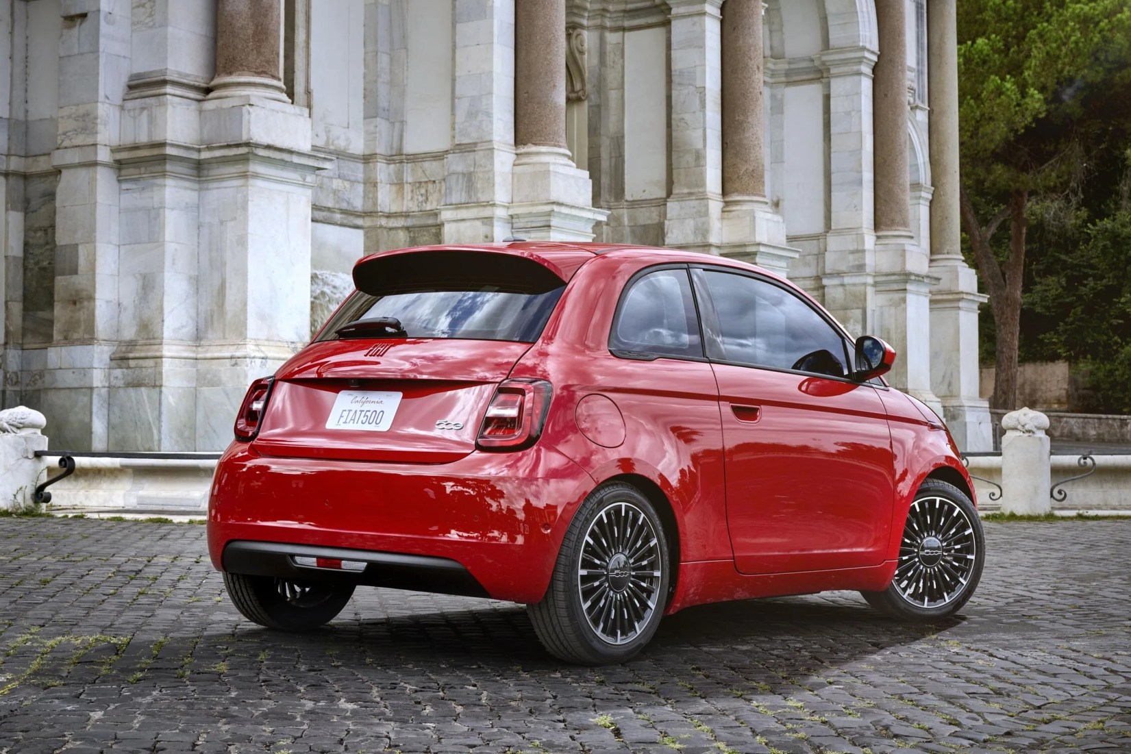 The 2024 Fiat 500e Everything You Need To Know Gear Patrol The 2024 Fiat 500e Everything You Need To Know Gear Patrol