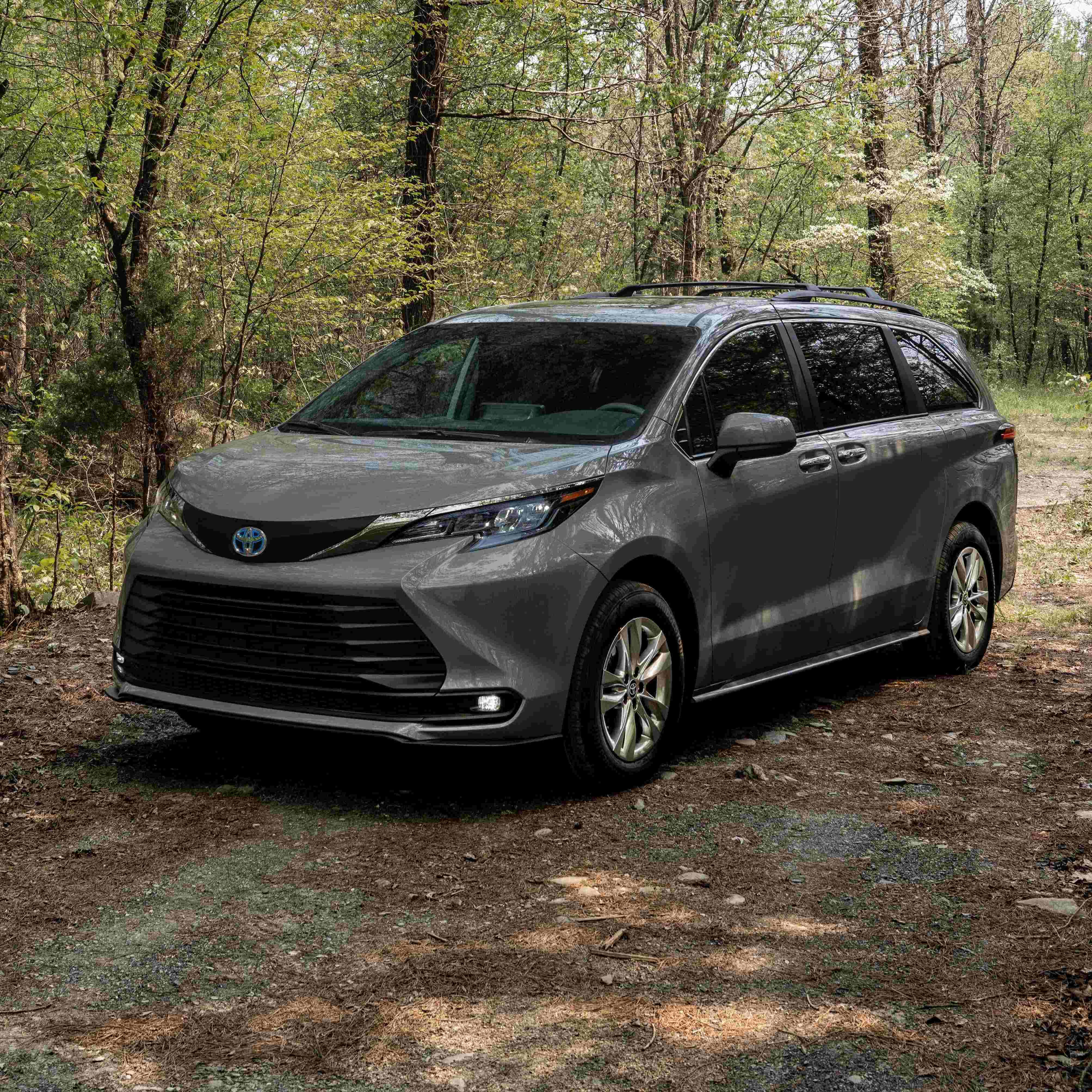 What's the Best Minivan to Buy? We Drove Them All to Find Out | Gear Patrol