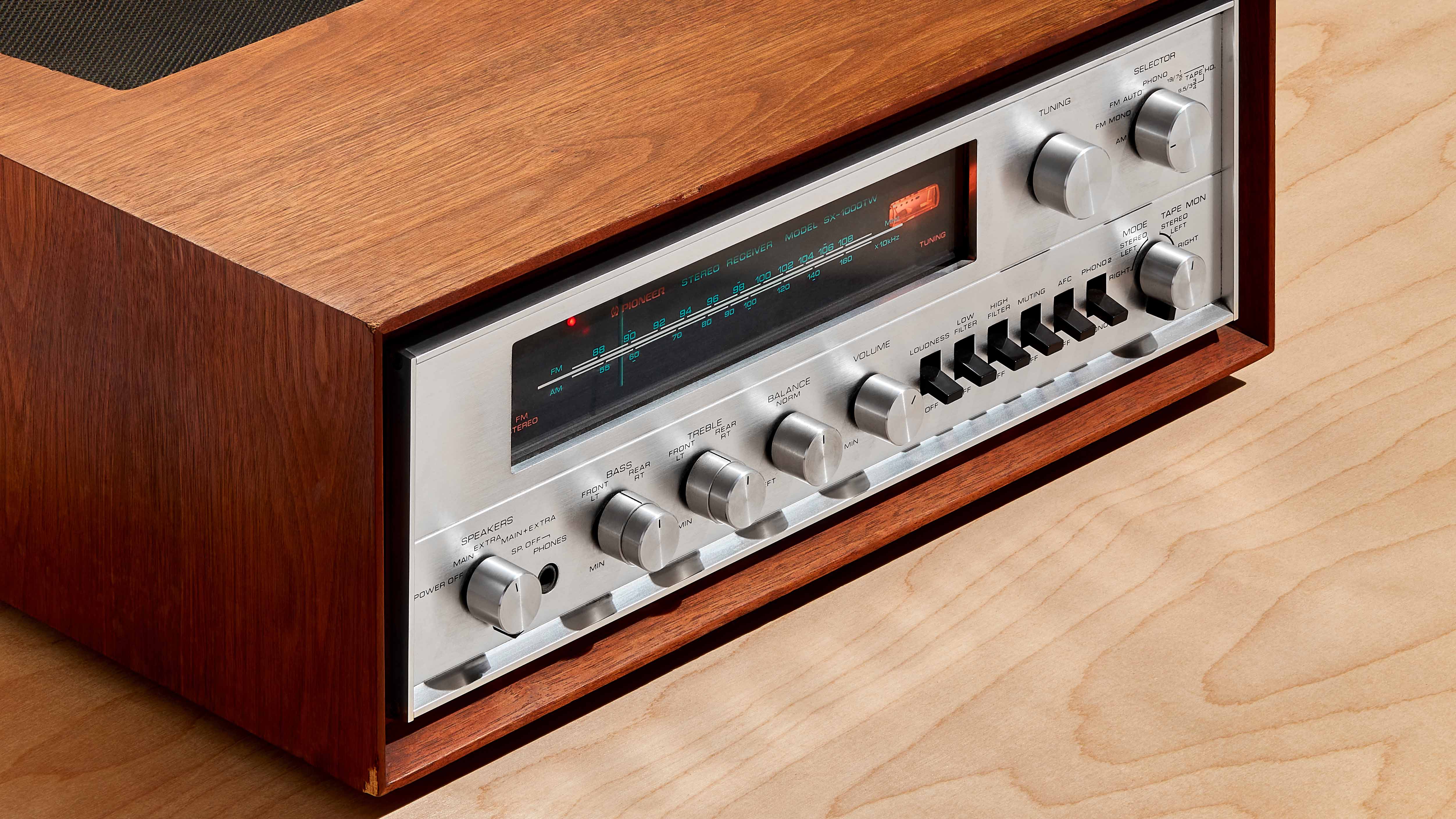 The Most Popular Vintage Stereo Receivers, as Picked by the Pros | Gear ...