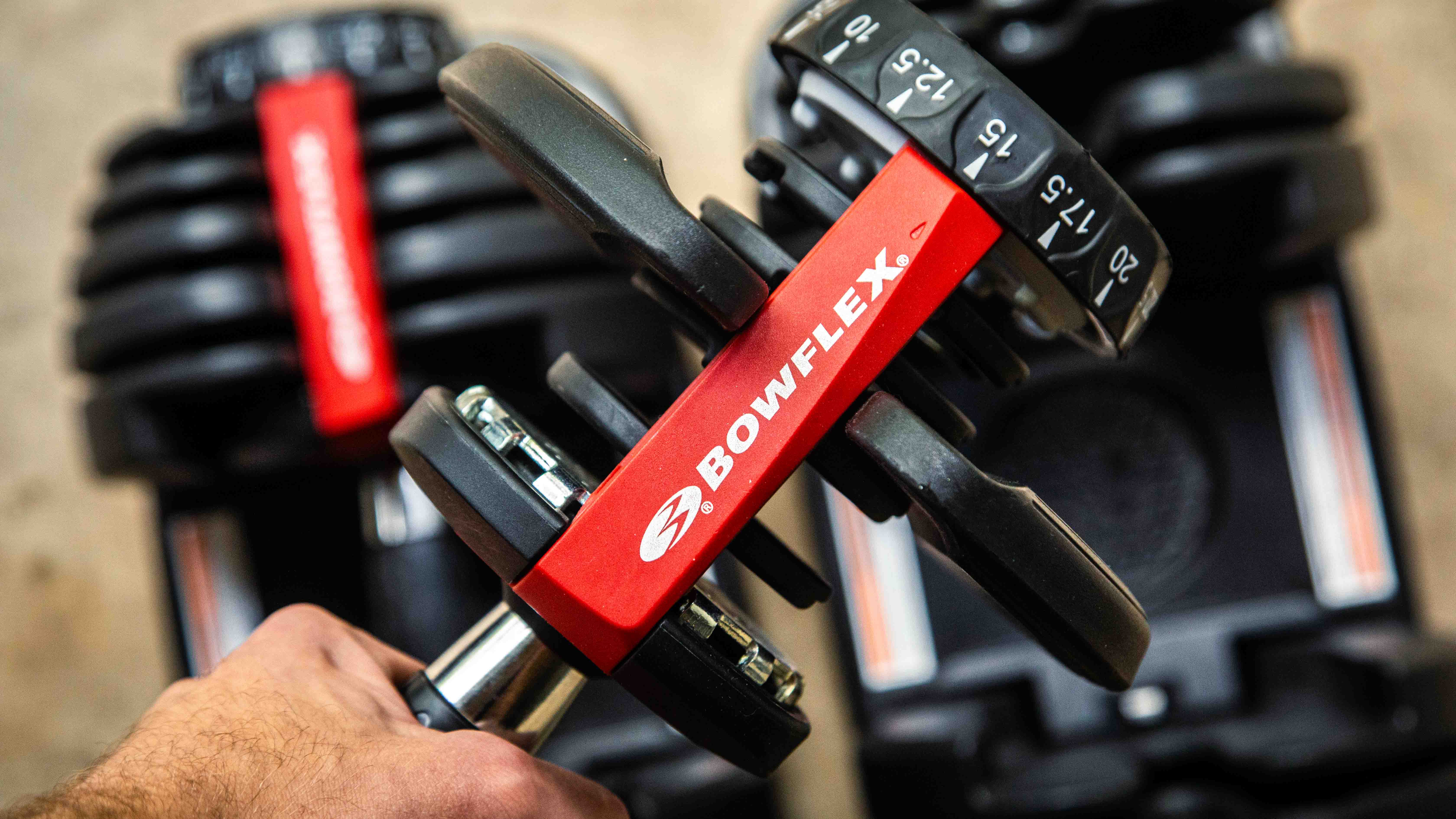 Bowflex SelectTech 552 Adjustable Dumbbells Review: Are They Still Any ...