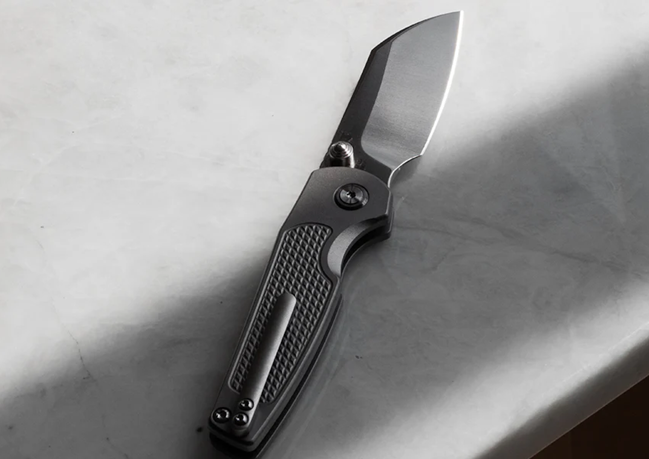 This Stunning New EDC Knife Taps Into One of the Year’s Hottest Trends ...