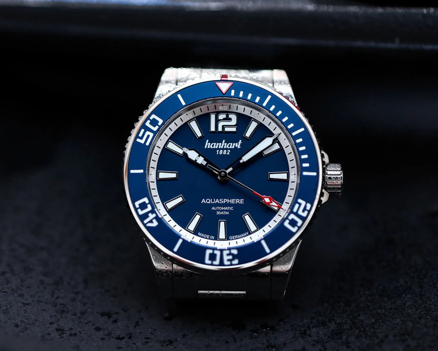 This Classic Tool-Watch Brand Just Launched Its First Dive Watch Ever ...
