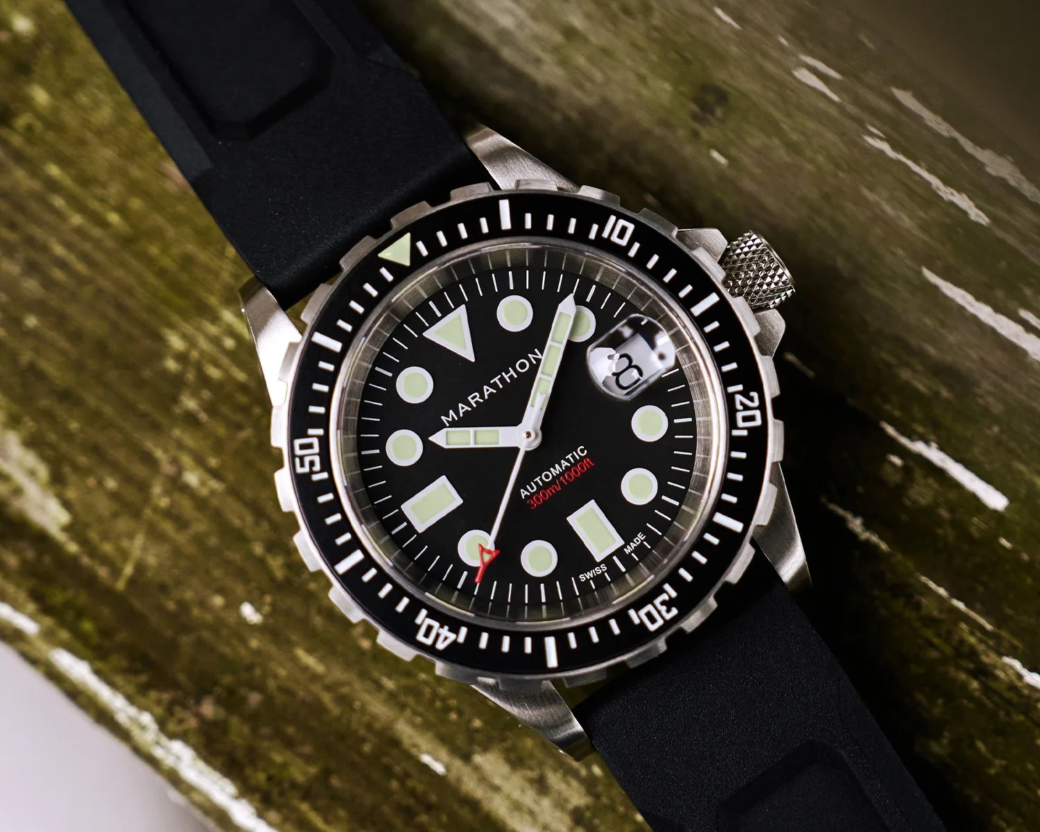 This Battle-Tested Military Dive Watch Is Returning to Its Origins ...