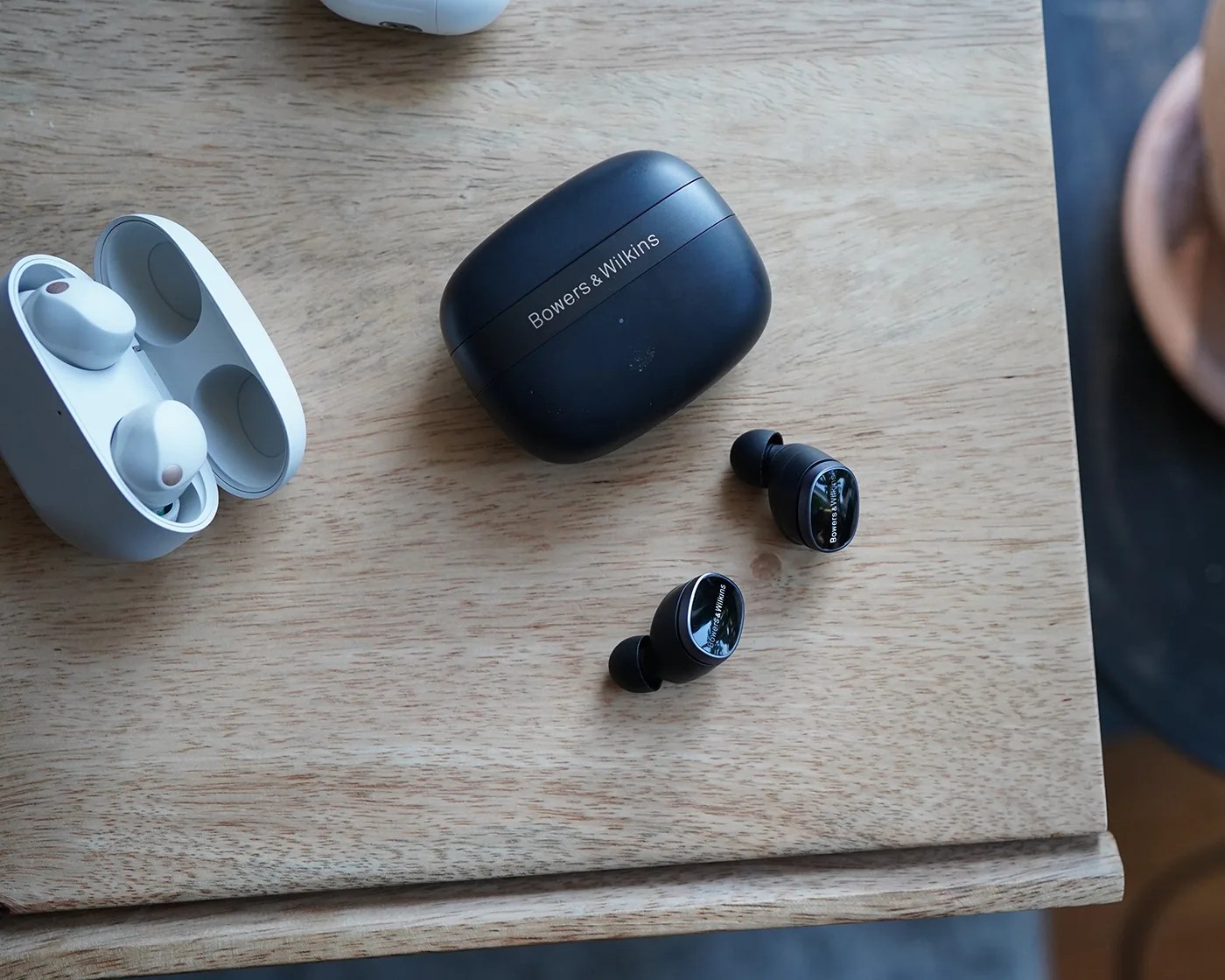 These 5 Wireless Earbuds Can Do Something AirPods Can't
