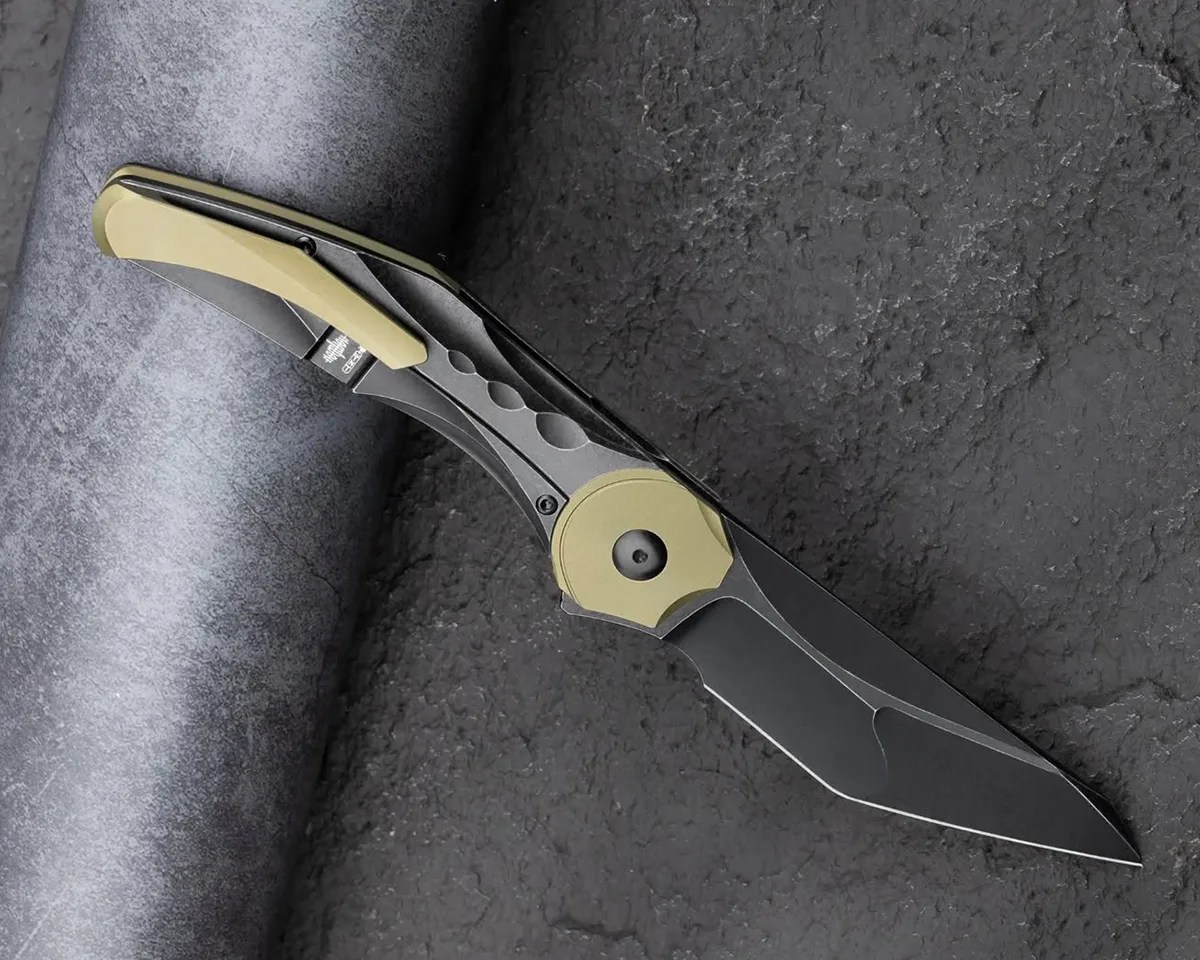 This Wild Blade Is What Happens When Two Designers Split a Knife in Half
