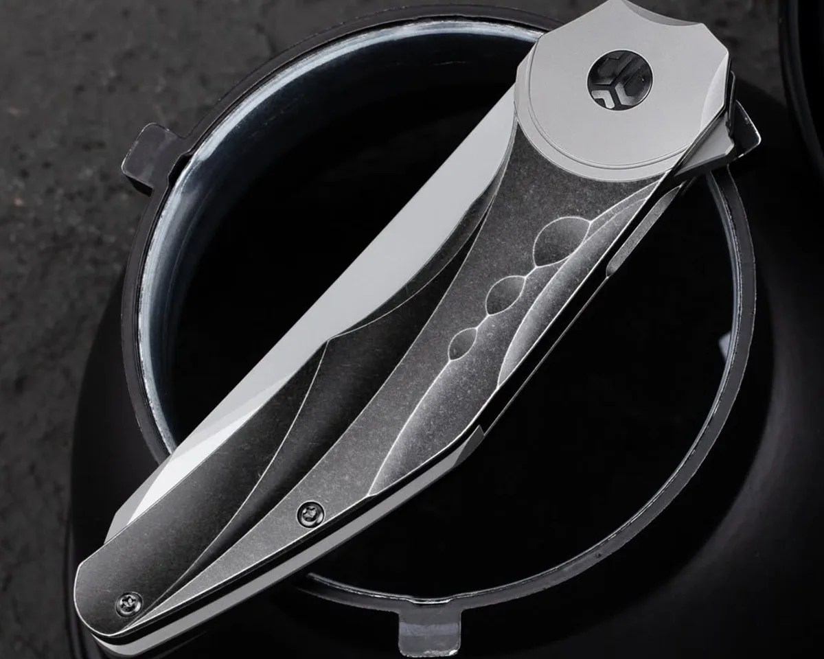 This Wild Blade Is What Happens When Two Designers Split a Knife in Half