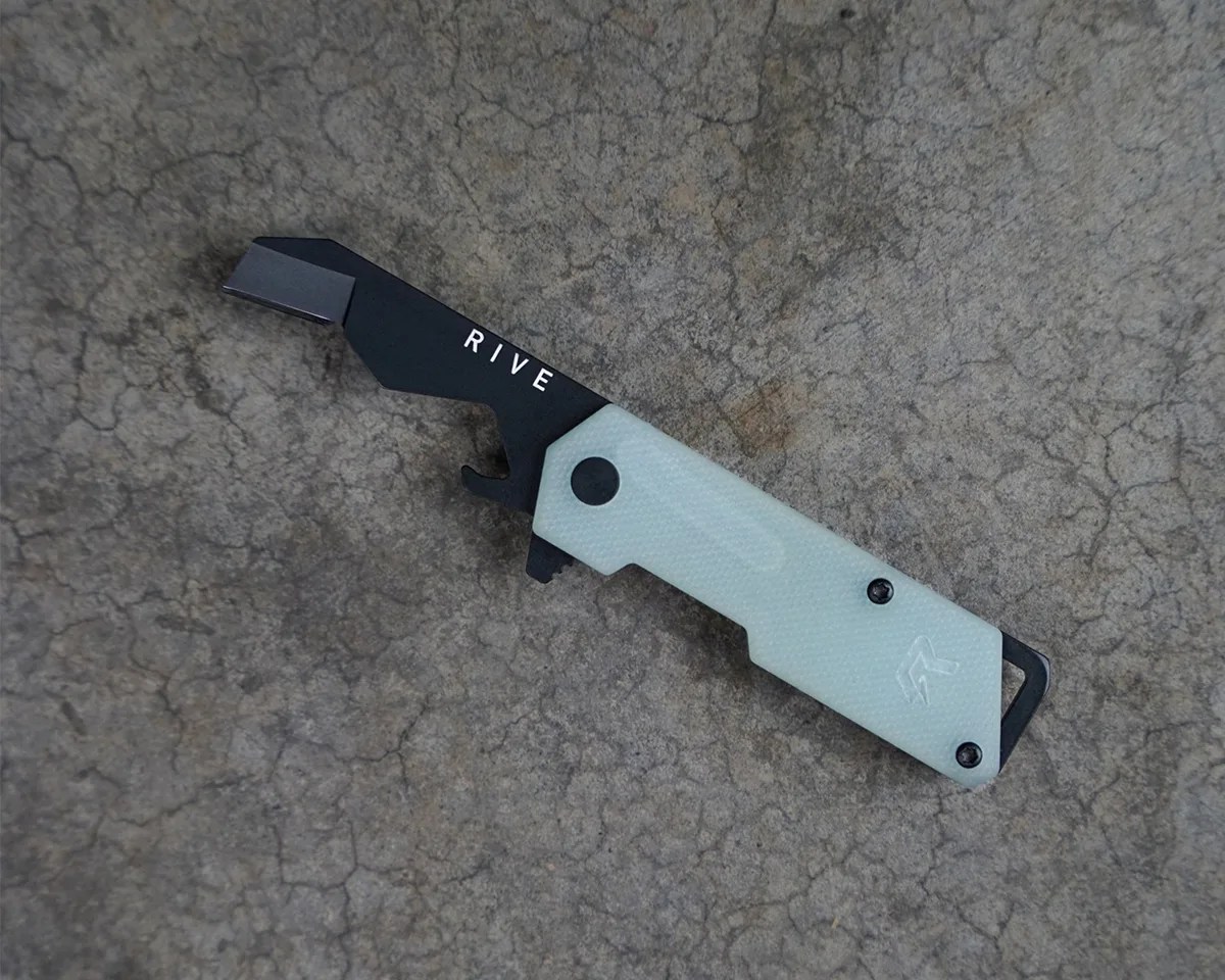 This Tiny Multi-Tool Could Replace Most of Your EDC