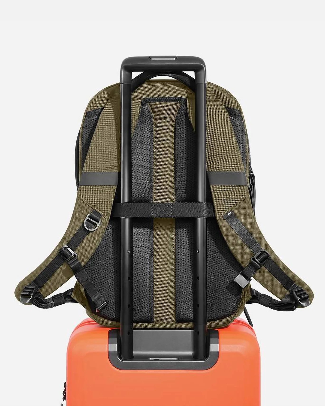 Aer's Excellent EDC Backpack Just Got Better in Almost Every Way