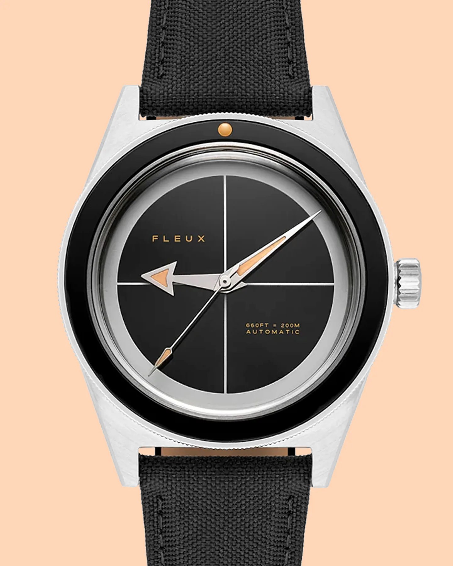 This Affordable Seiko-Powered Dive Watch Mixes Minimalism with Vintage Vibes