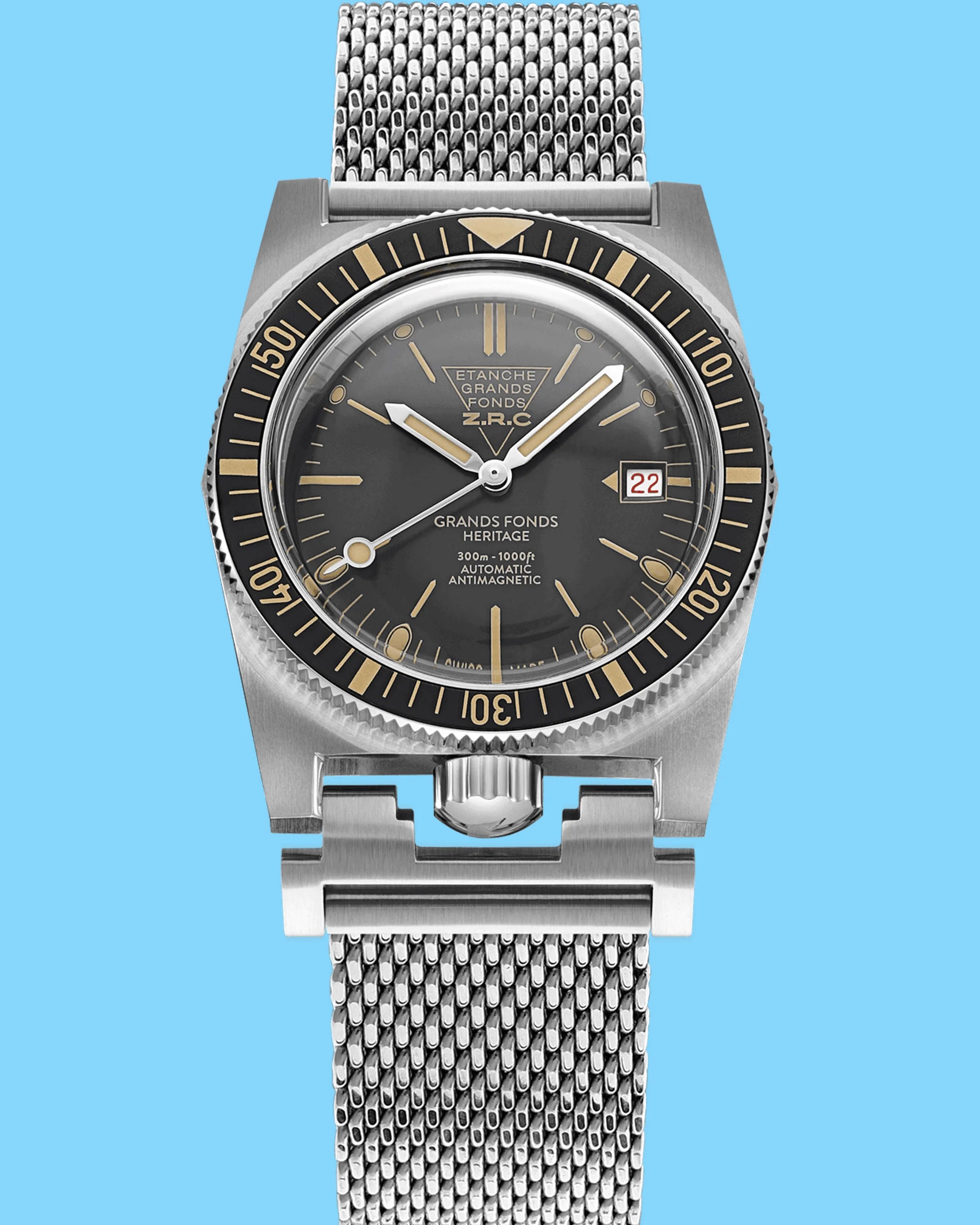 This Hidden-Gem Dive Watch Has an Unusual Feature That Should Be Way ...