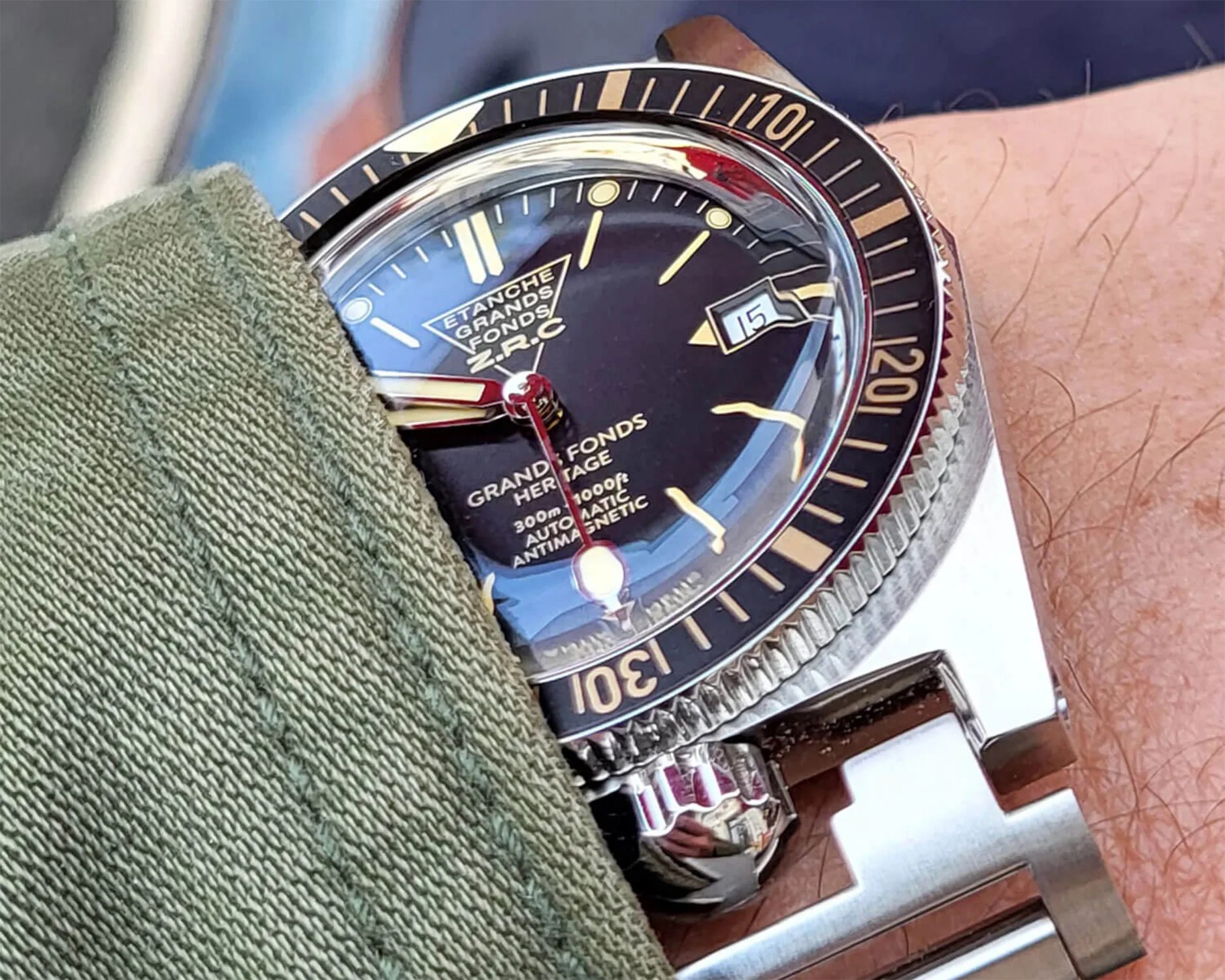 This Hidden-Gem Dive Watch Has an Unusual Feature That Should Be Way More Common