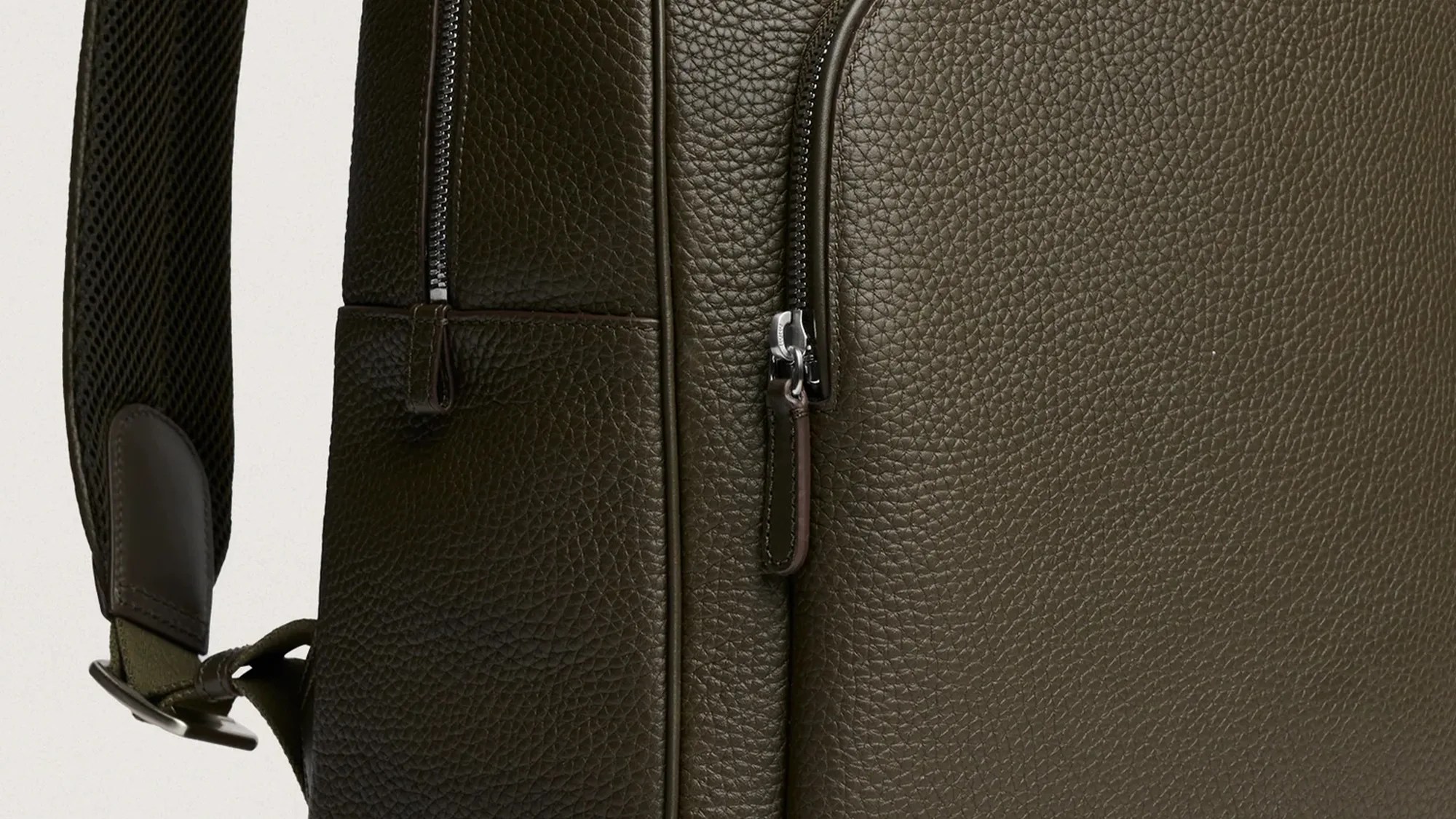 This Minimalist Bag Collection Proves that EDC Can Also Be Ultra-Luxe