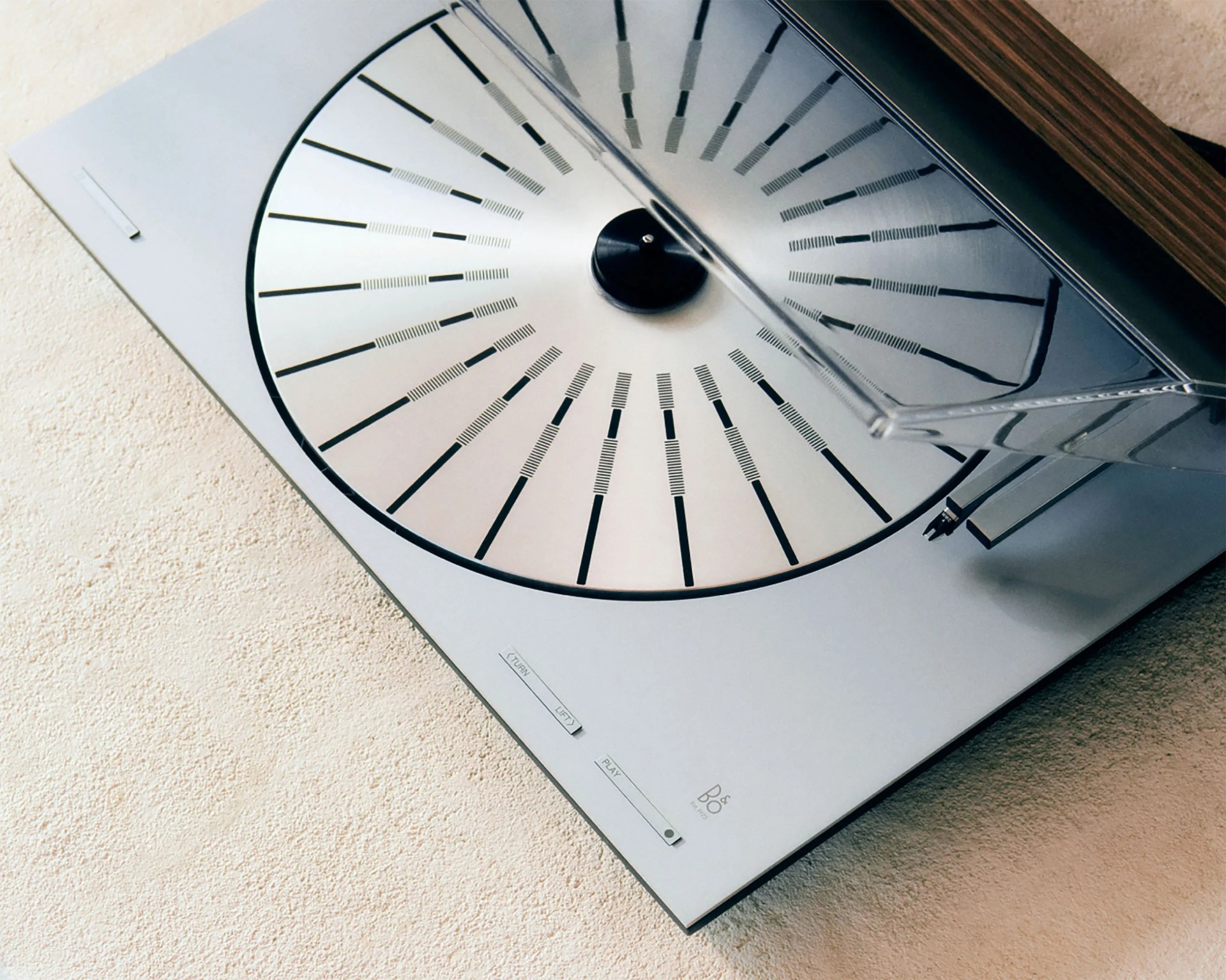 Bang & Olufsen Just Revived an Iconic Turntable from the 1980s