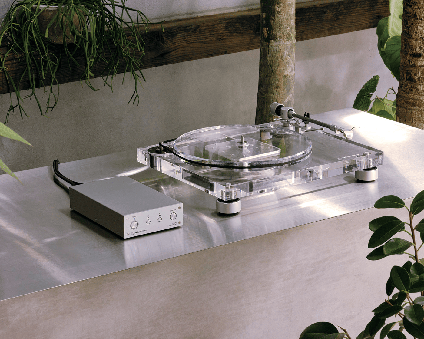 An Iconic Japanese Hi-Fi Brand Just Revealed a Stunning Turntable for ...