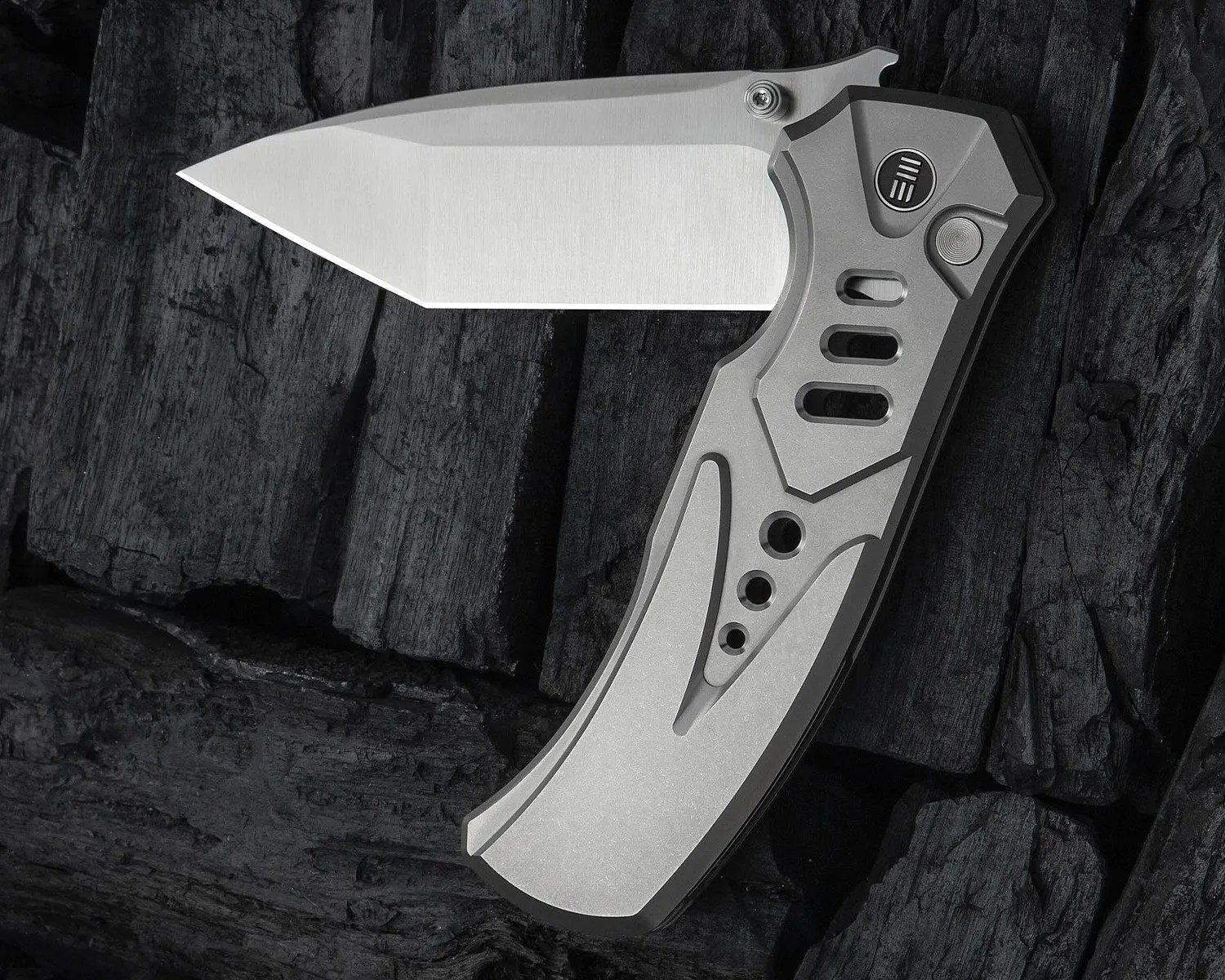 We Knife’s Stunning New EDC Blade Boasts a Tactical Edge and Three ...
