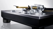 A Japanese Hi-Fi Great Just Reimagined One of Its Signature Turntables