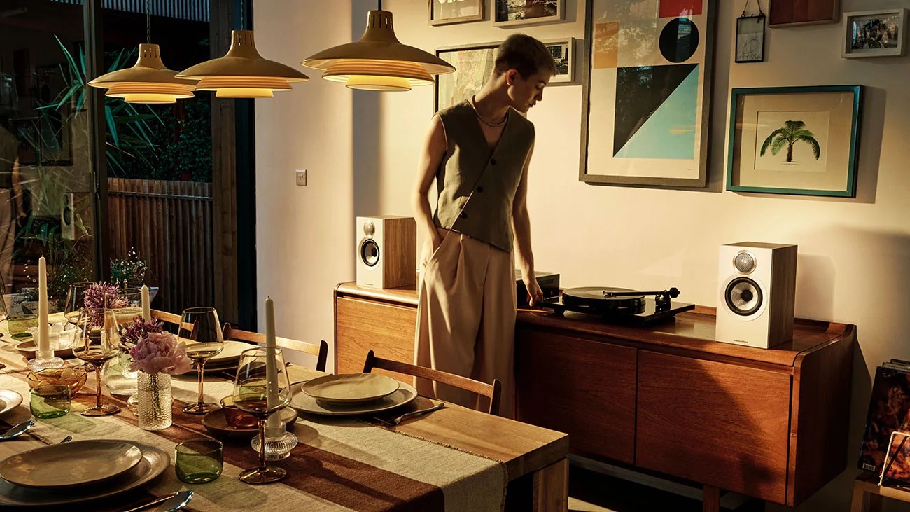 This Affordable Turntable Has a Rare Feature That Makes Vinyl Easier