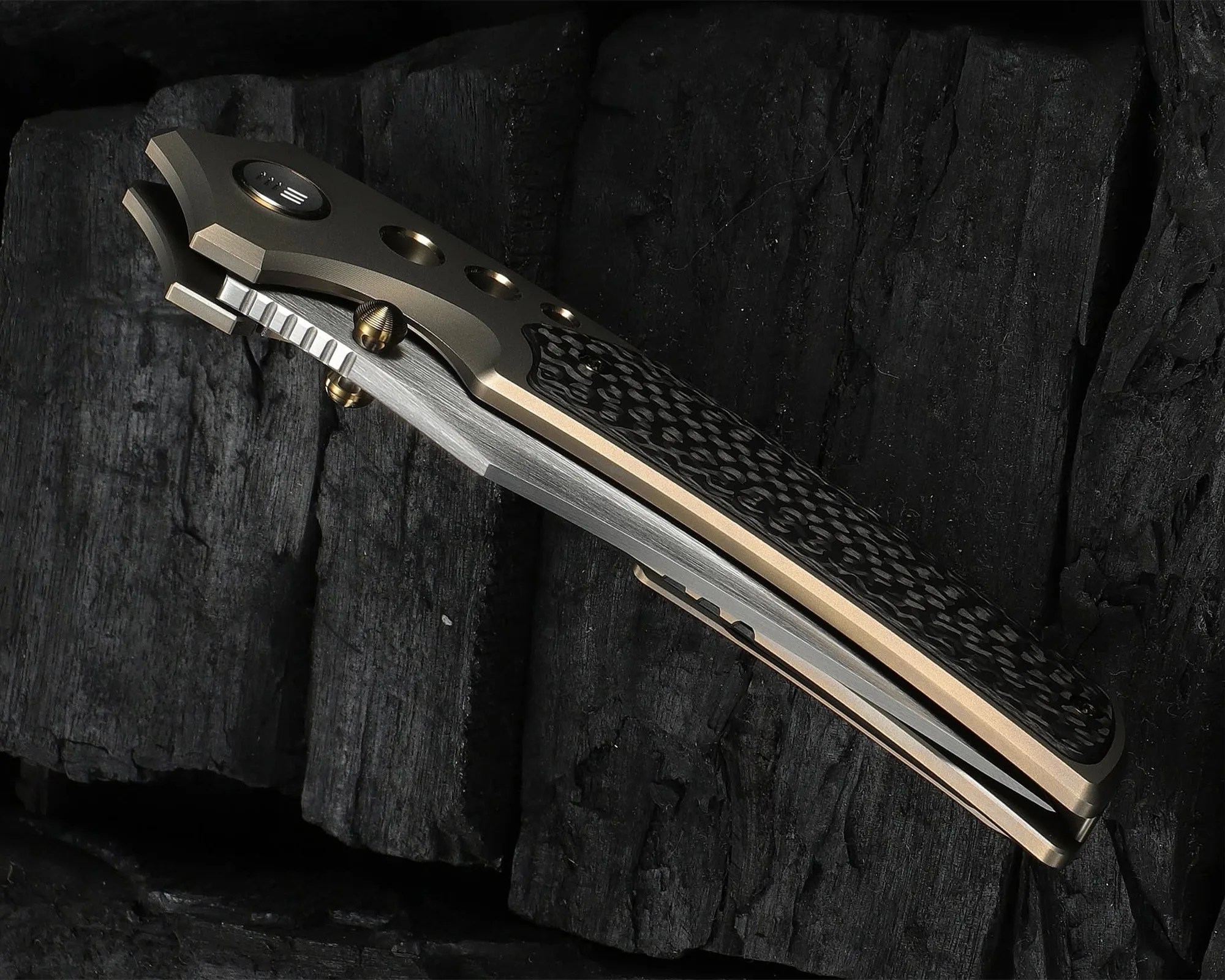 We Knife's Eye-Catching Flipper Is a Study in High-Performance ...