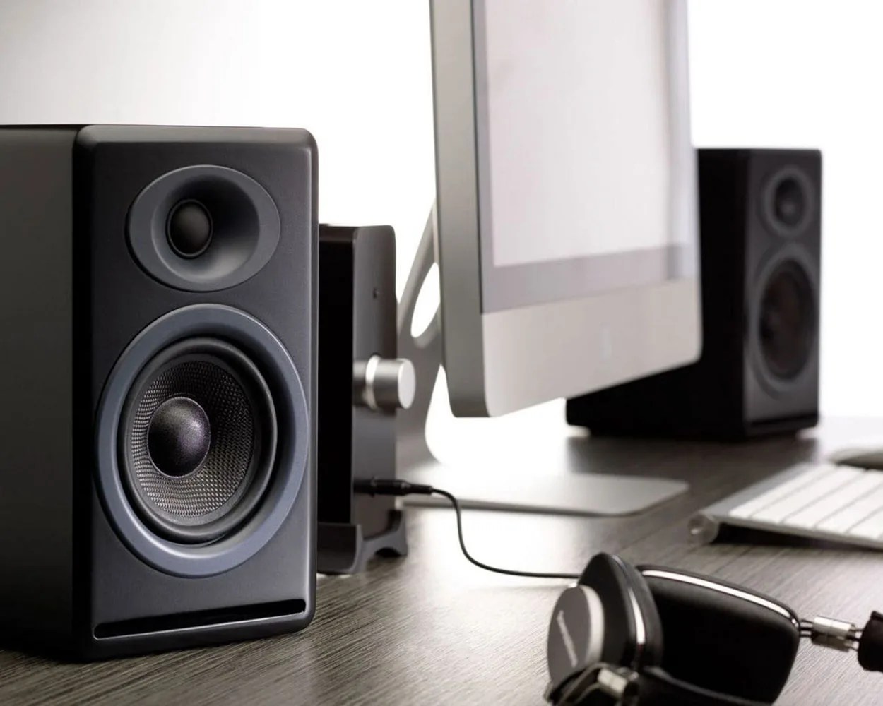This Awesome Desktop Hi-Fi System Suddenly Just Got Way More Affordable