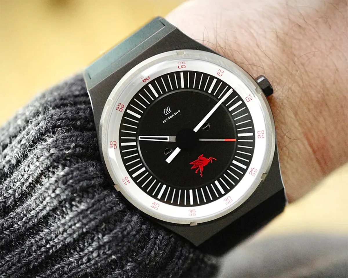 This Affordable Automatic Sports Watch Pulls from an Auto Racing Icon ...