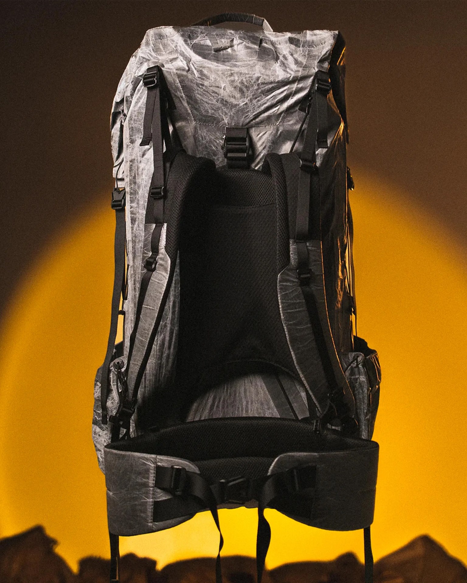 This Revolutionary New Pack's Novel Construction Cuts Serious Weight
