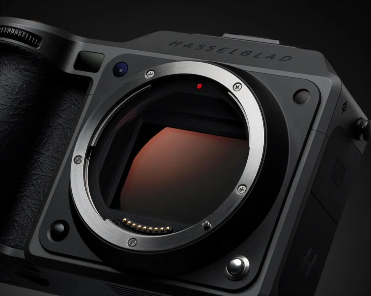 Hasselblad's Most Important Camera of 2025 Is as Easy to Use as a ...