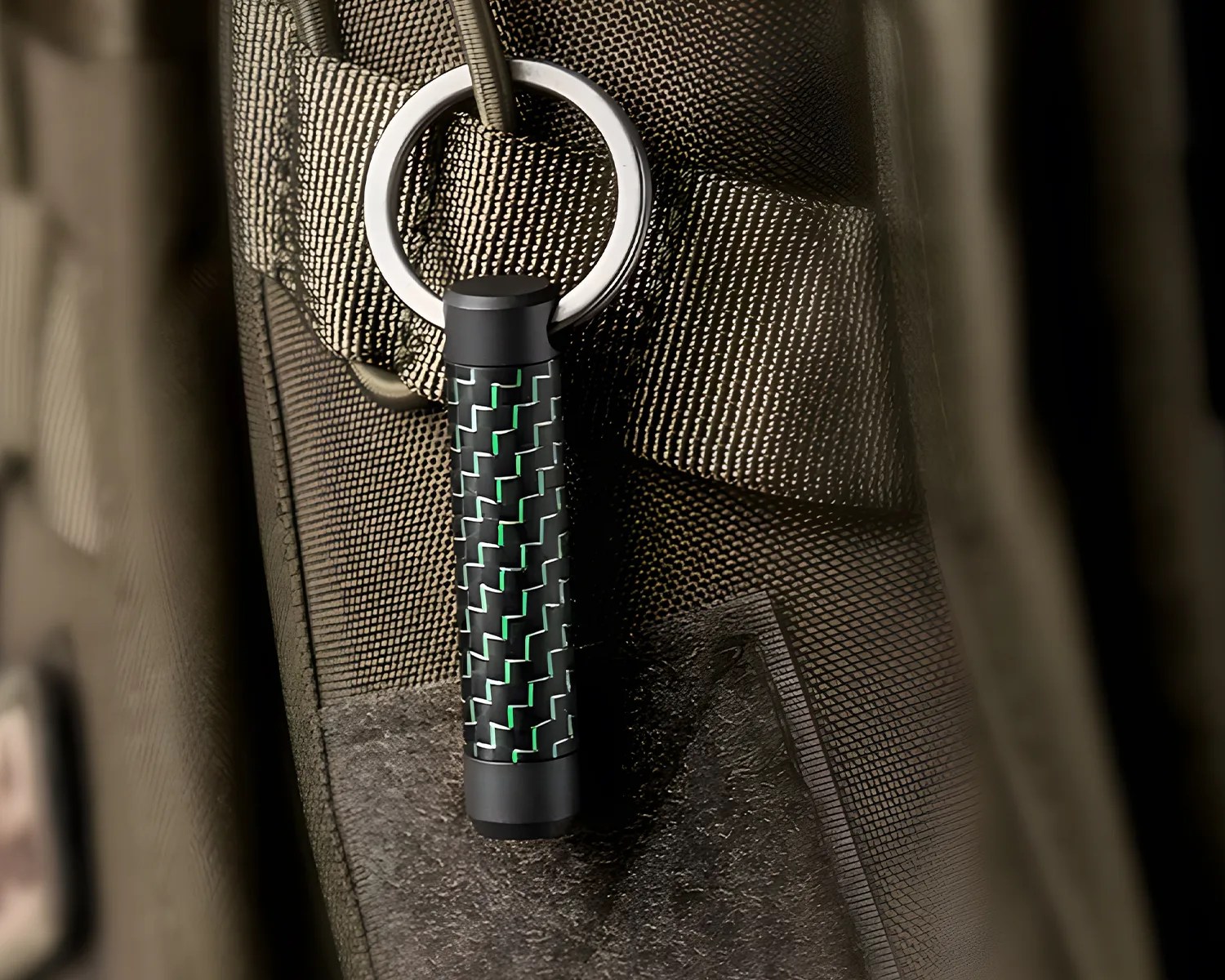 This Ultralight Micro Knife Breathes New Life Into the Keychain ...
