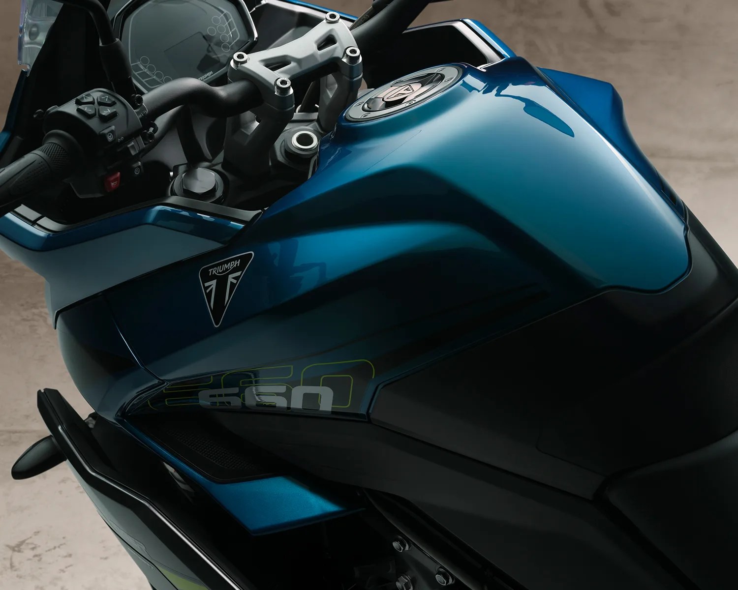Is This Approachable New Triumph Moto the Best-Looking $10,000 ...