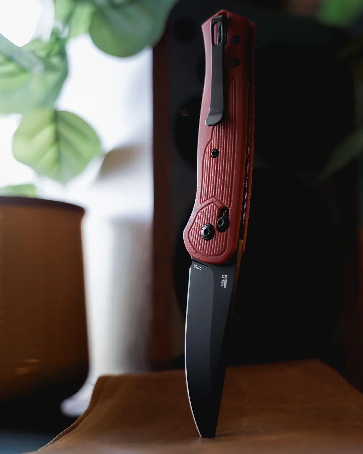 This Award-Winning Designer’s New CRKT Knife Is a Multi-Deploying Art ...