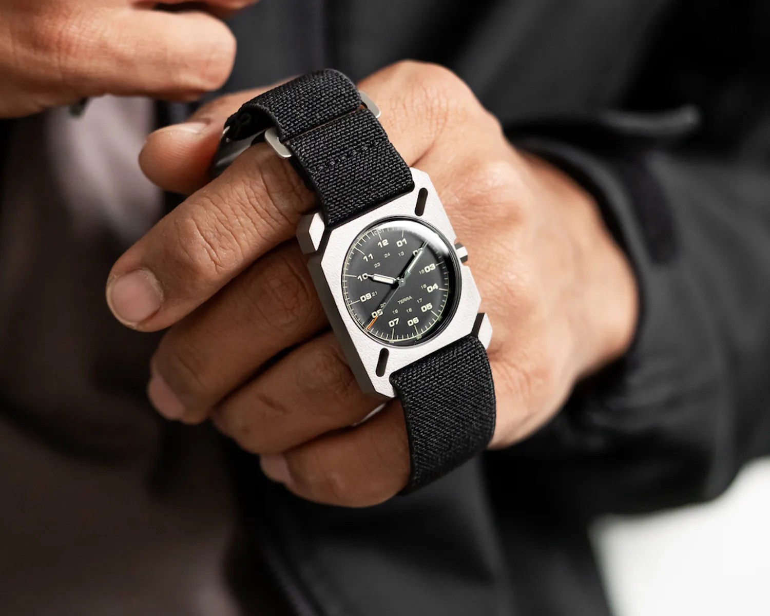 This Innovative and Affordable Titanium Tool Watch Is an EDC Dream for ...