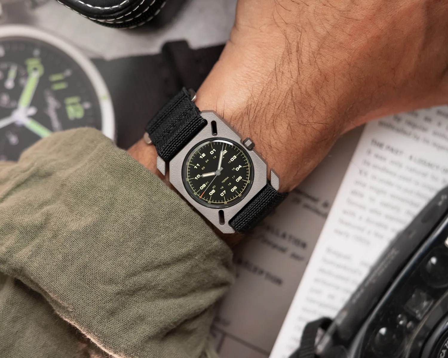 This Innovative and Affordable Titanium Tool Watch Is an EDC Dream for ...