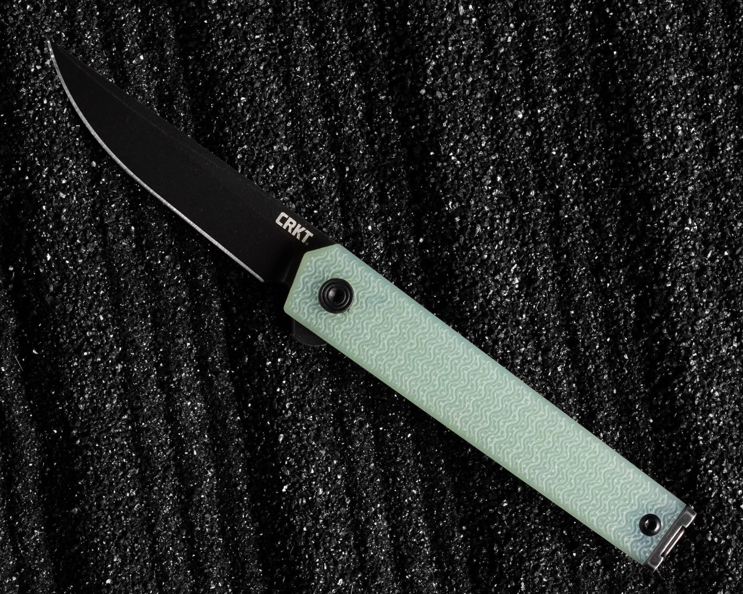 The Most Minimal Version of an Iconic Affordable CRKT Gentleman’s Knife ...