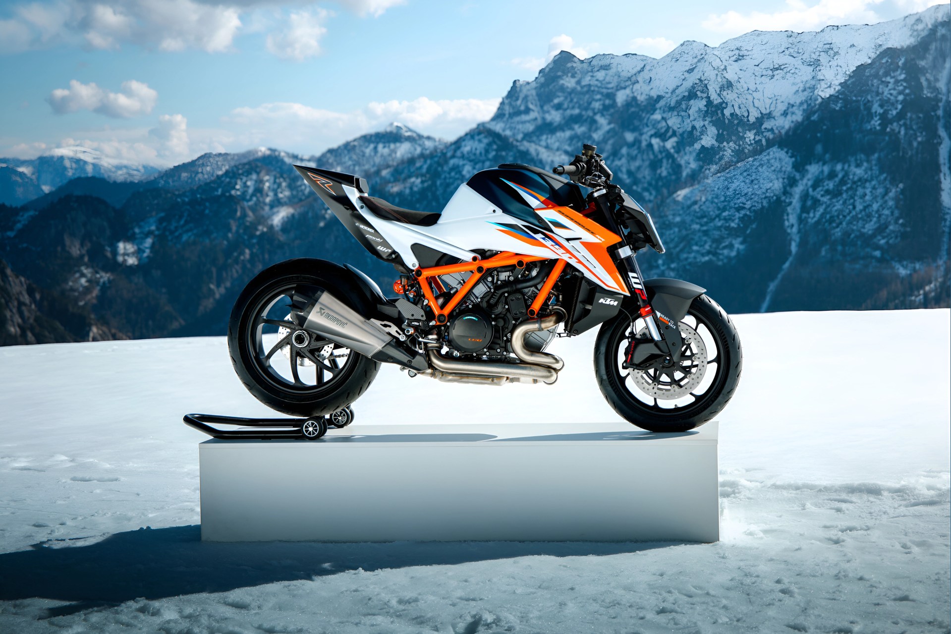 KTM's Beast of a Street Bike Returns to Its Most Focused Evolution ...