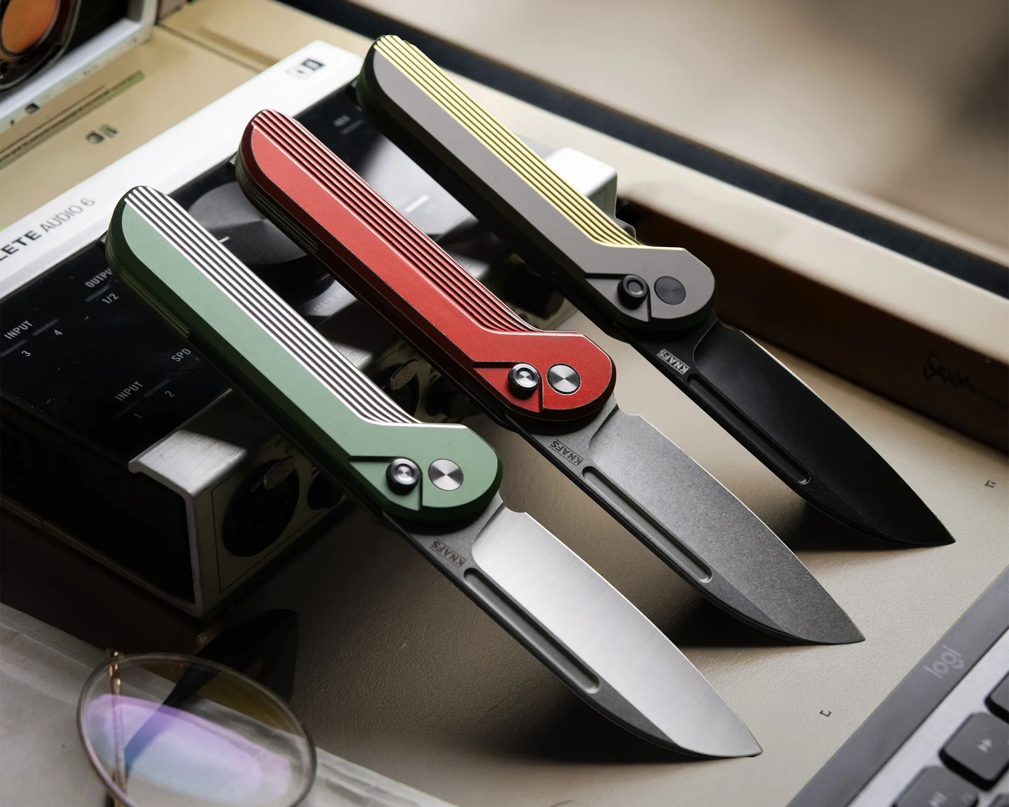 An Underdog Brand Ups the Ante with a Midcentury Hot Rod EDC Knife ...