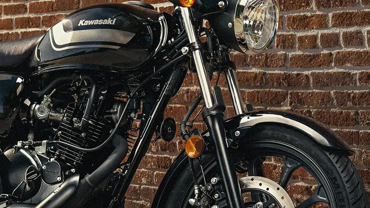 Kawasaki Quietly Drops a Ridiculously Affordable and Approachable Retro ...
