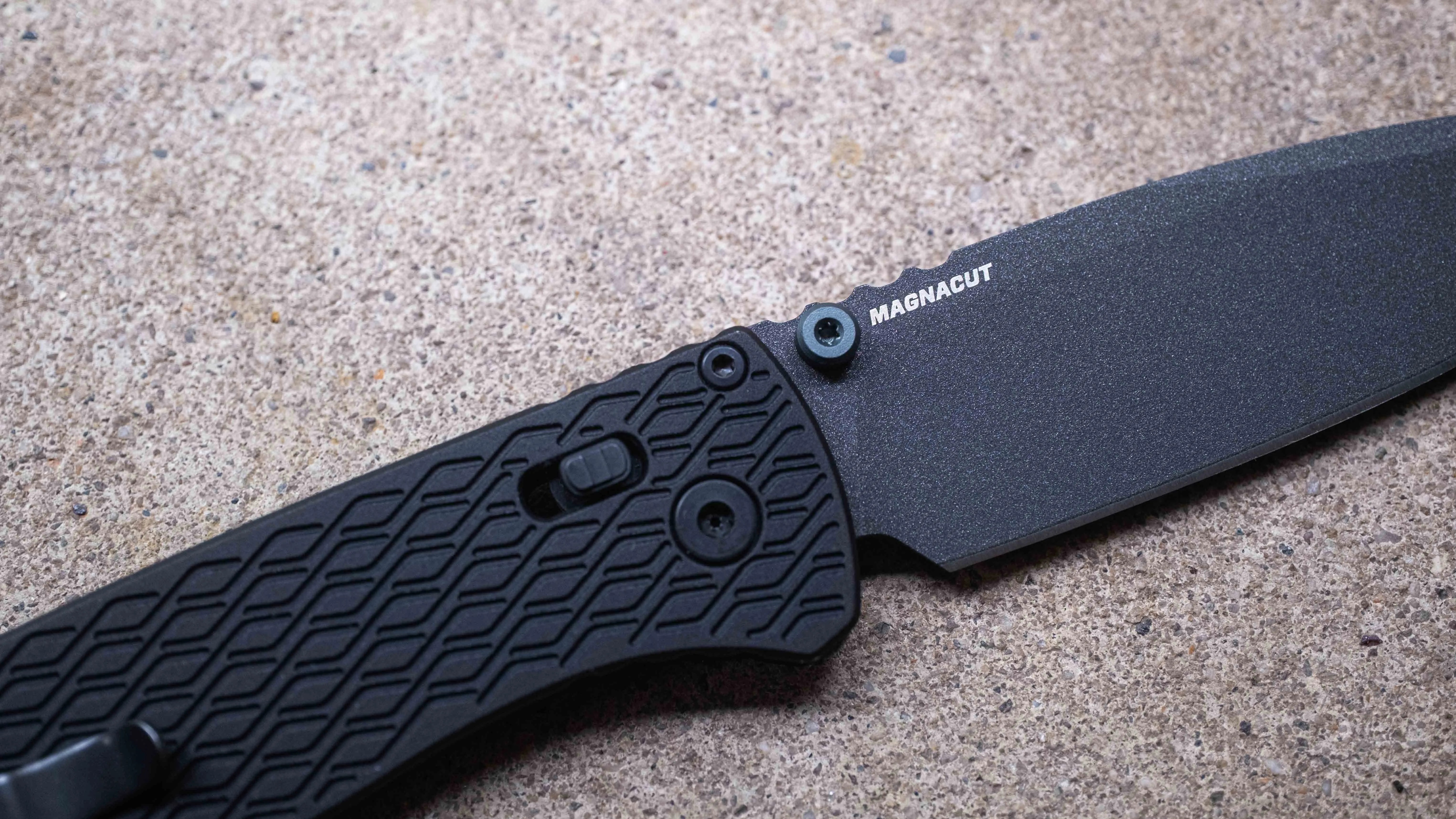 Benchmade’s Best EDC Knife Gets an Unprecedented Ultralight Overhaul ...