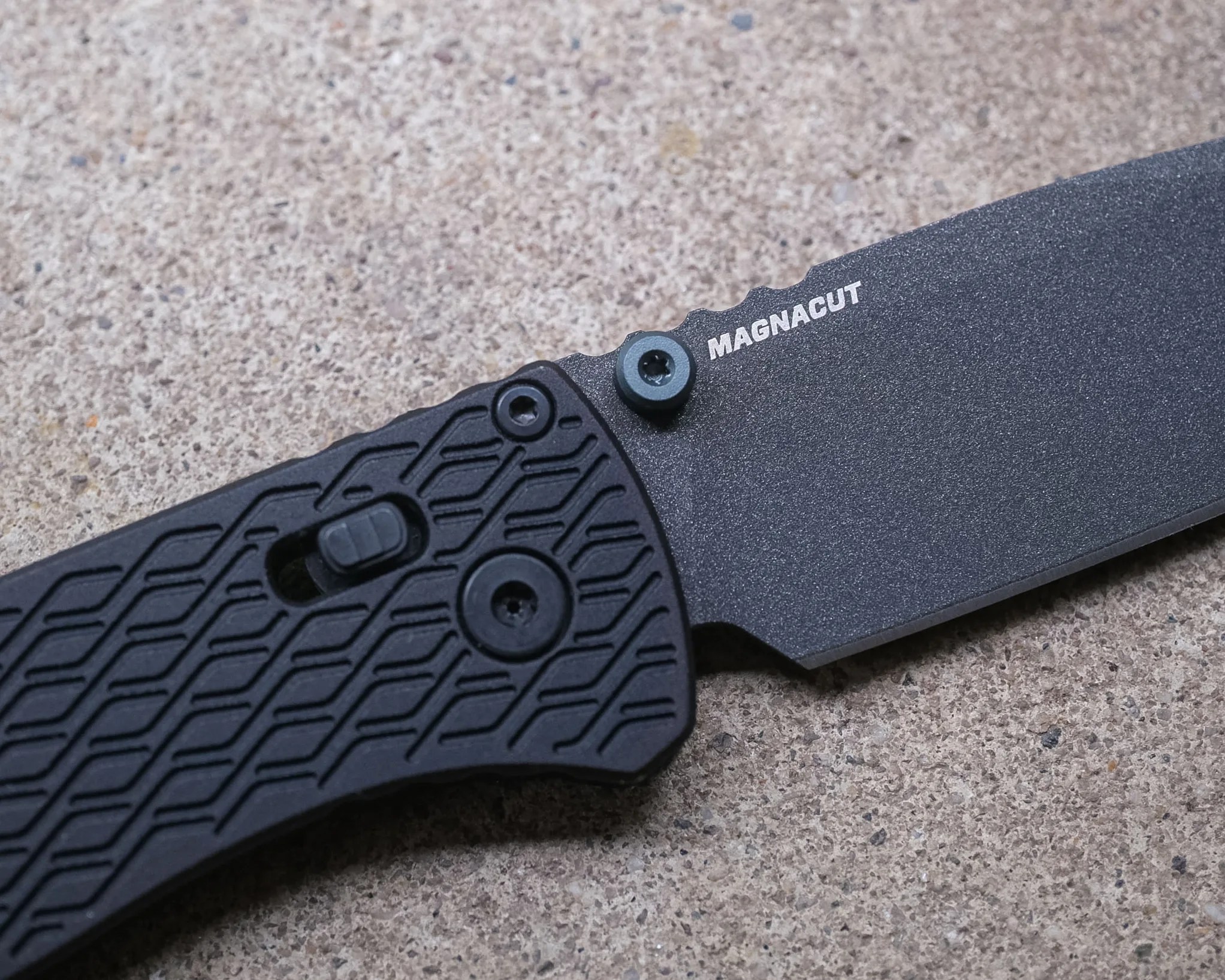 Benchmade’s Best EDC Knife Gets an Unprecedented Ultralight Overhaul ...